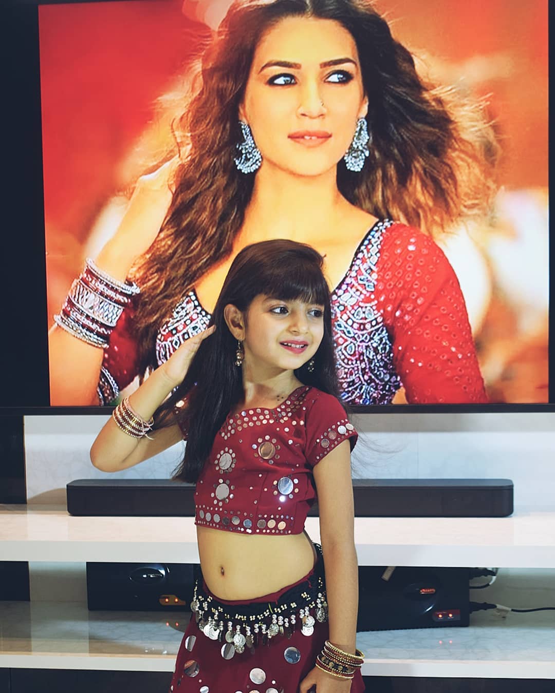 WATCH - Little Girl Dancing to Mimi Param Sundari Song and