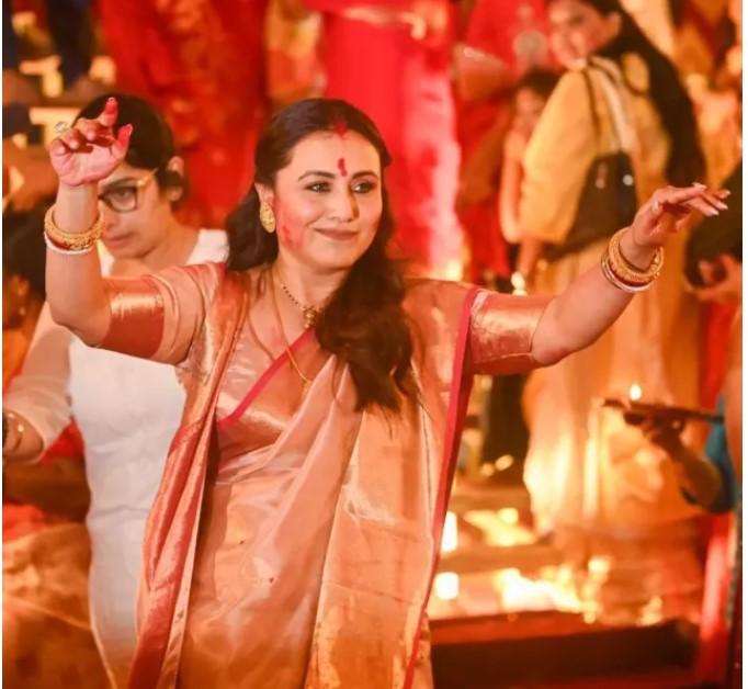 Rani Mukerji danced with Rupali Ganguly during Sindoor Khe