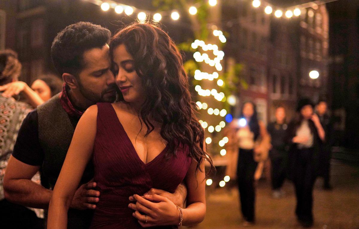 Jahnavi Kapoor and Varun Dhawan seen falling in love