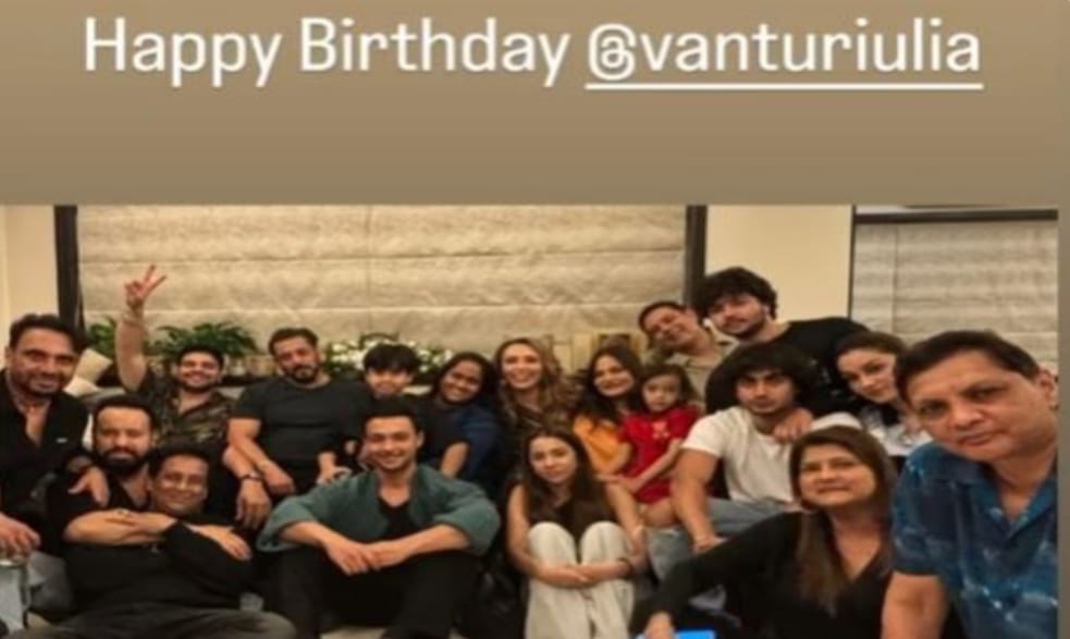 Salman Khan celebrates Iulia s birthday with family