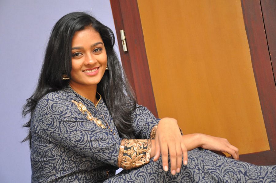Actress Gayathri Latest Photos