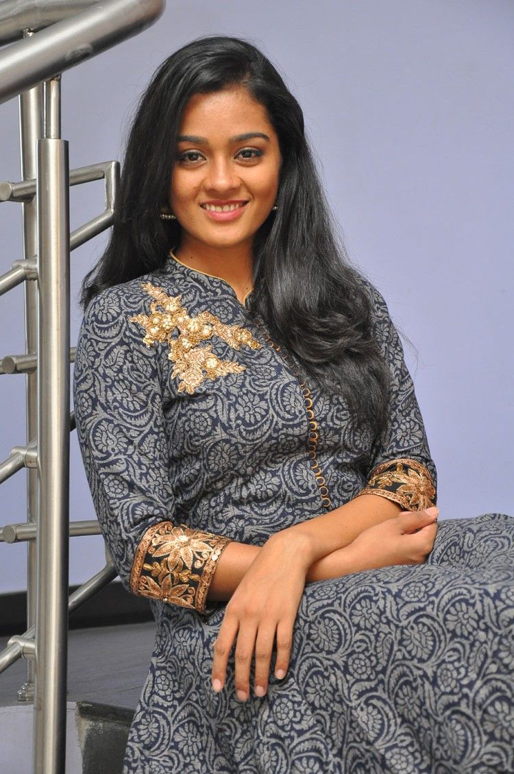 Actress Gayathri Latest Photos