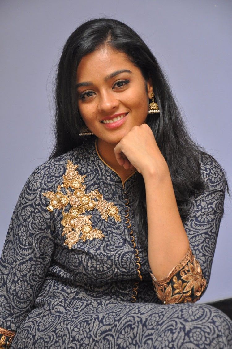 Actress Gayathri Latest Photos