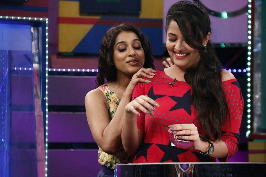 Anchor Anasuya & Rashmi Gautham in Boom Boom Show Photos