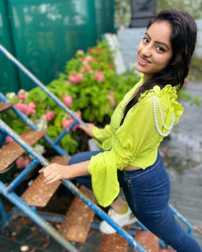 Deepika Singh In Jeans