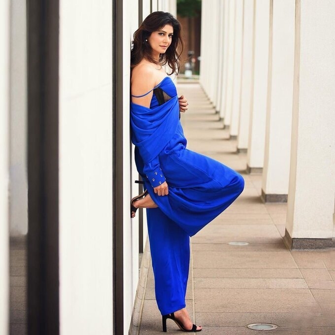 Actress And Model Pooja Batra Photo Collection