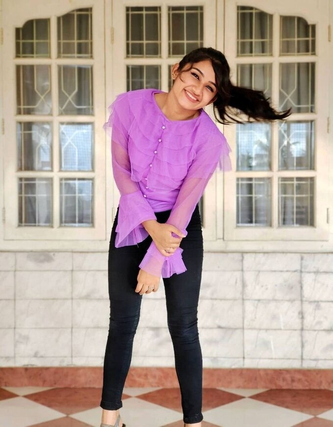 Actress And Model Raveena Daha Latest Photoshoot