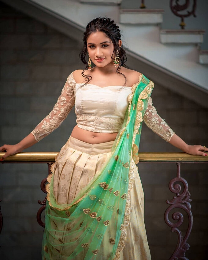 Actress And Model Raveena Daha Latest Photoshoot