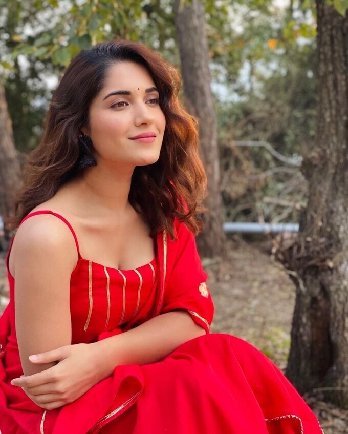 Actress Ruhani Sharma Cute Images