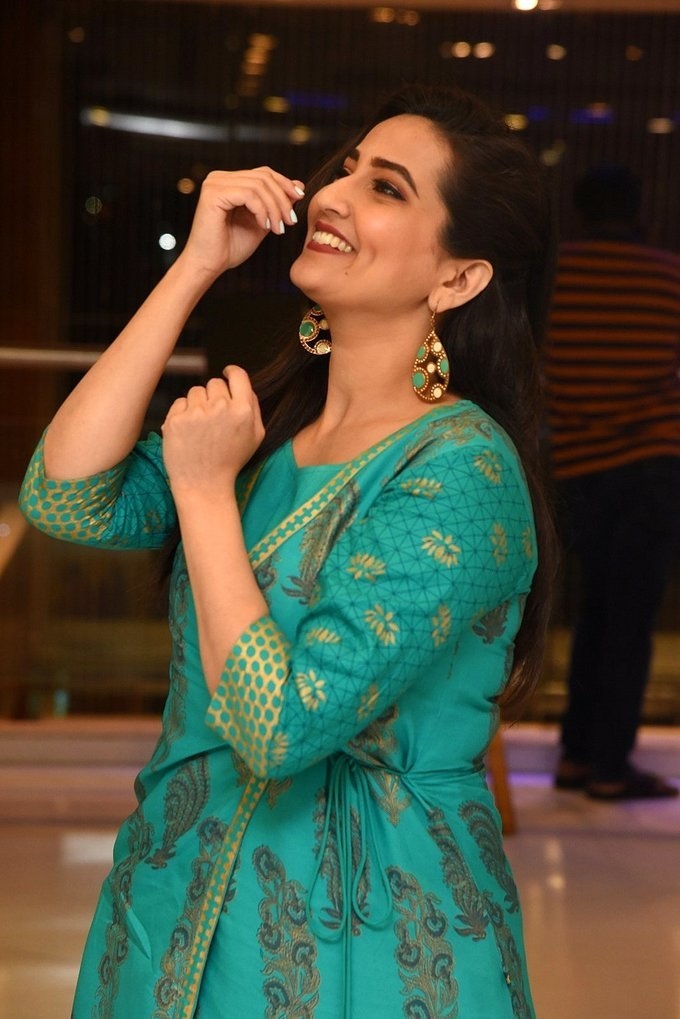 Anchor And Actress Manjusha Rampalli Stunning Images In Gre