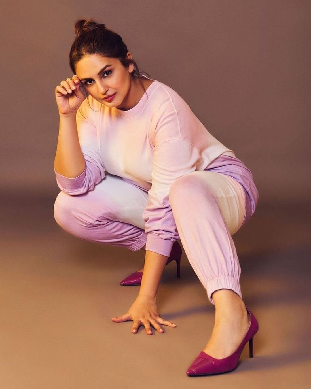 Huma Qureshi Hot Photo In Stylish Look
