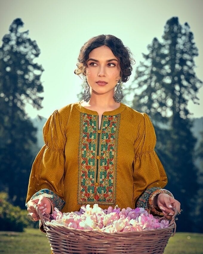 Manasi Moghe Stunning Images