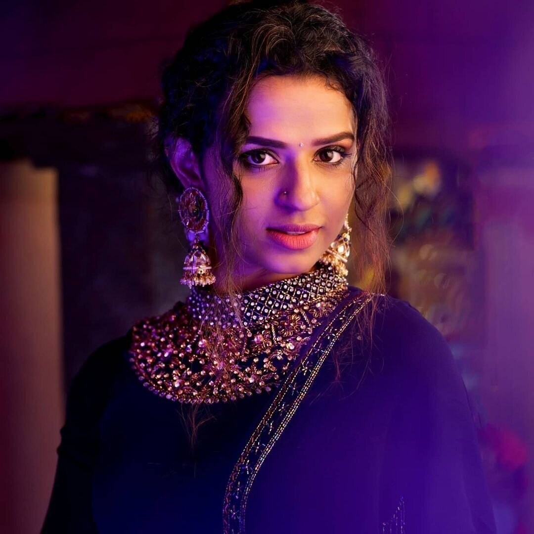 Meenakshi Raveendran New Amazing Images