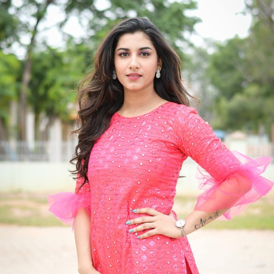 Vishnu Priya New Clicks