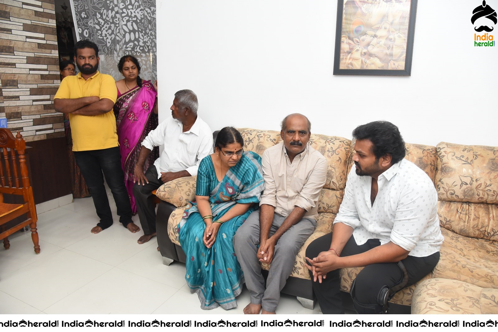 Actor Manchu Manoj Meets Dr Priyanka Reddy Family Members