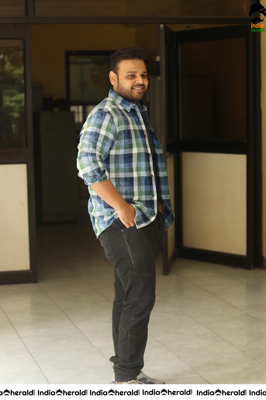 Actor Navin VijayKrishna Latest Interview Photos
