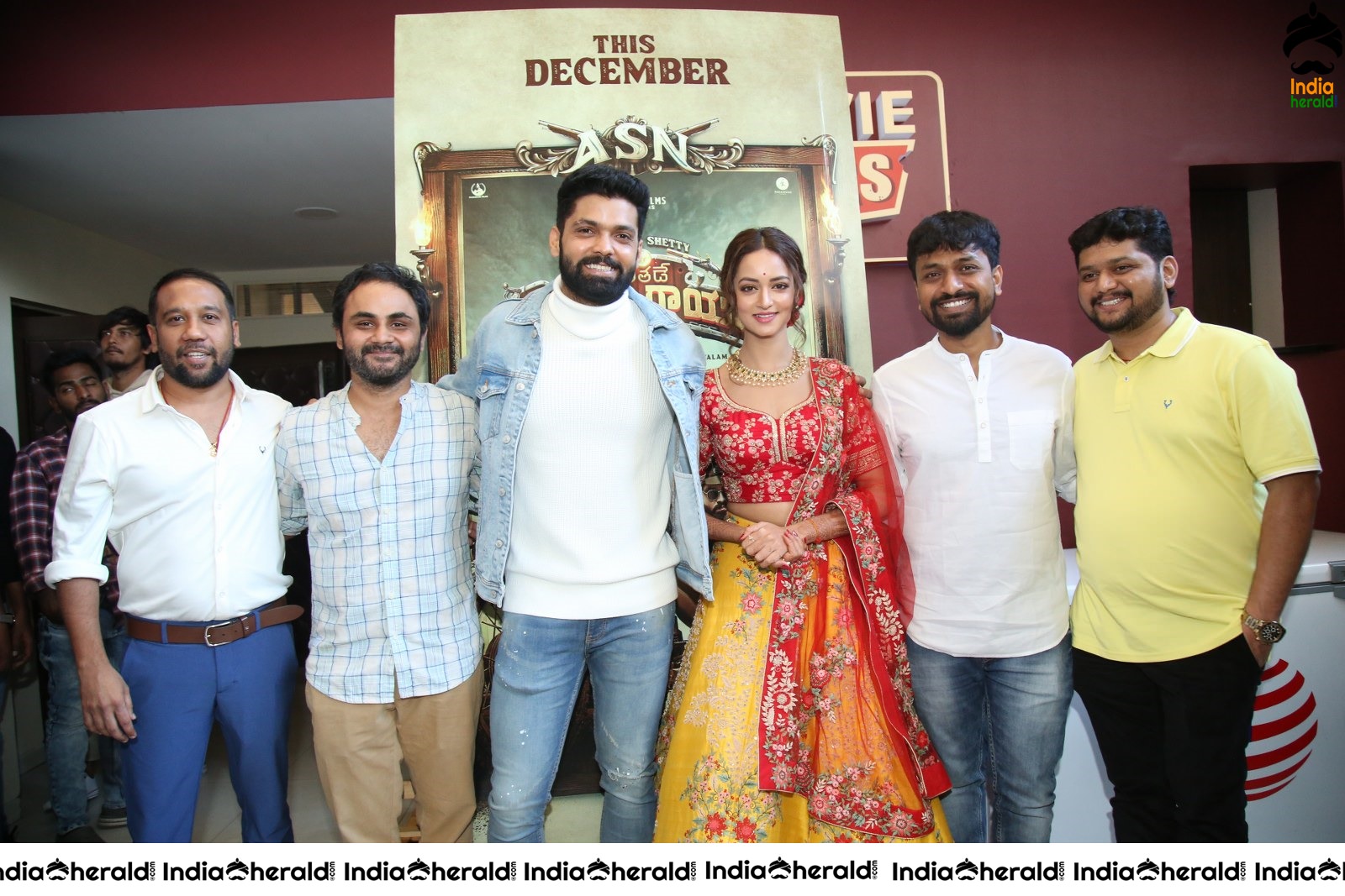 Actor Rakshit Shetty takes Group Photos with Athadu Sriman