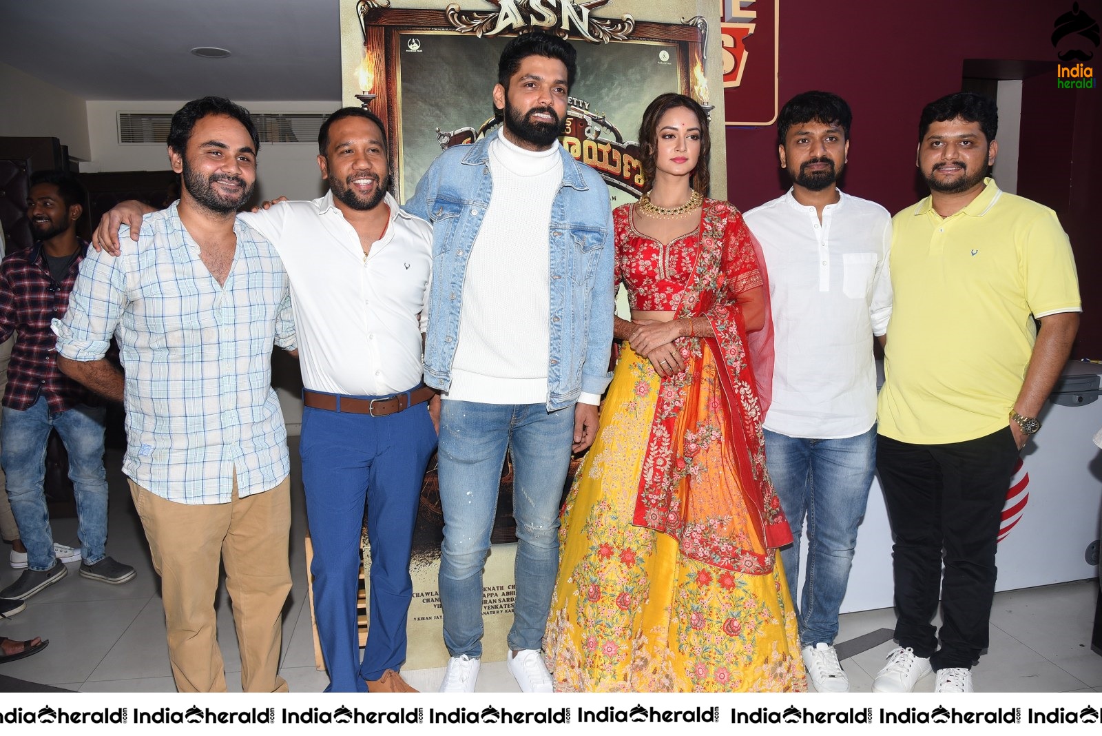 Actor Rakshit Shetty takes Group Photos with Athadu Sriman