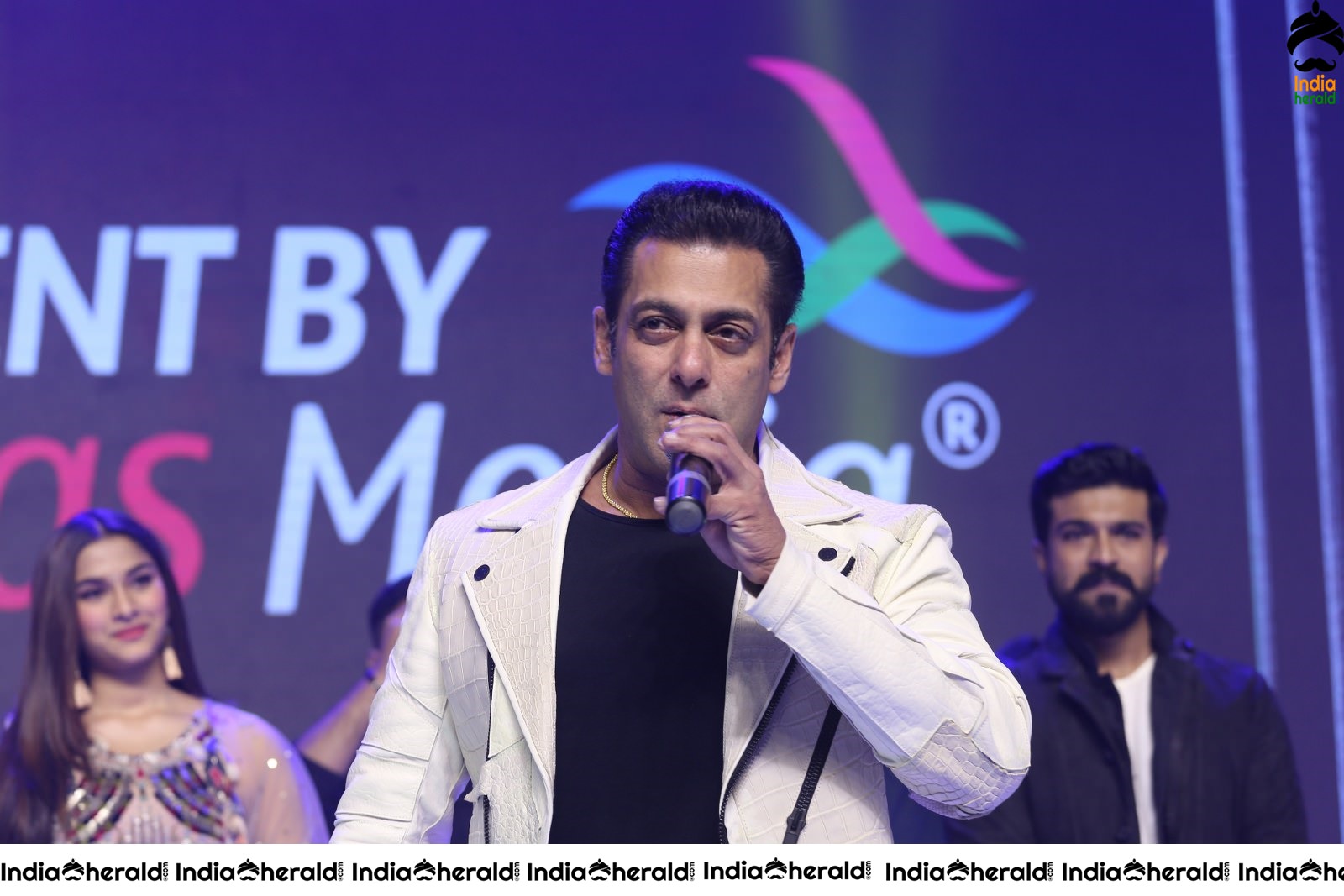 Actor Salman Khan Powerful Speech On the Stage Set 2