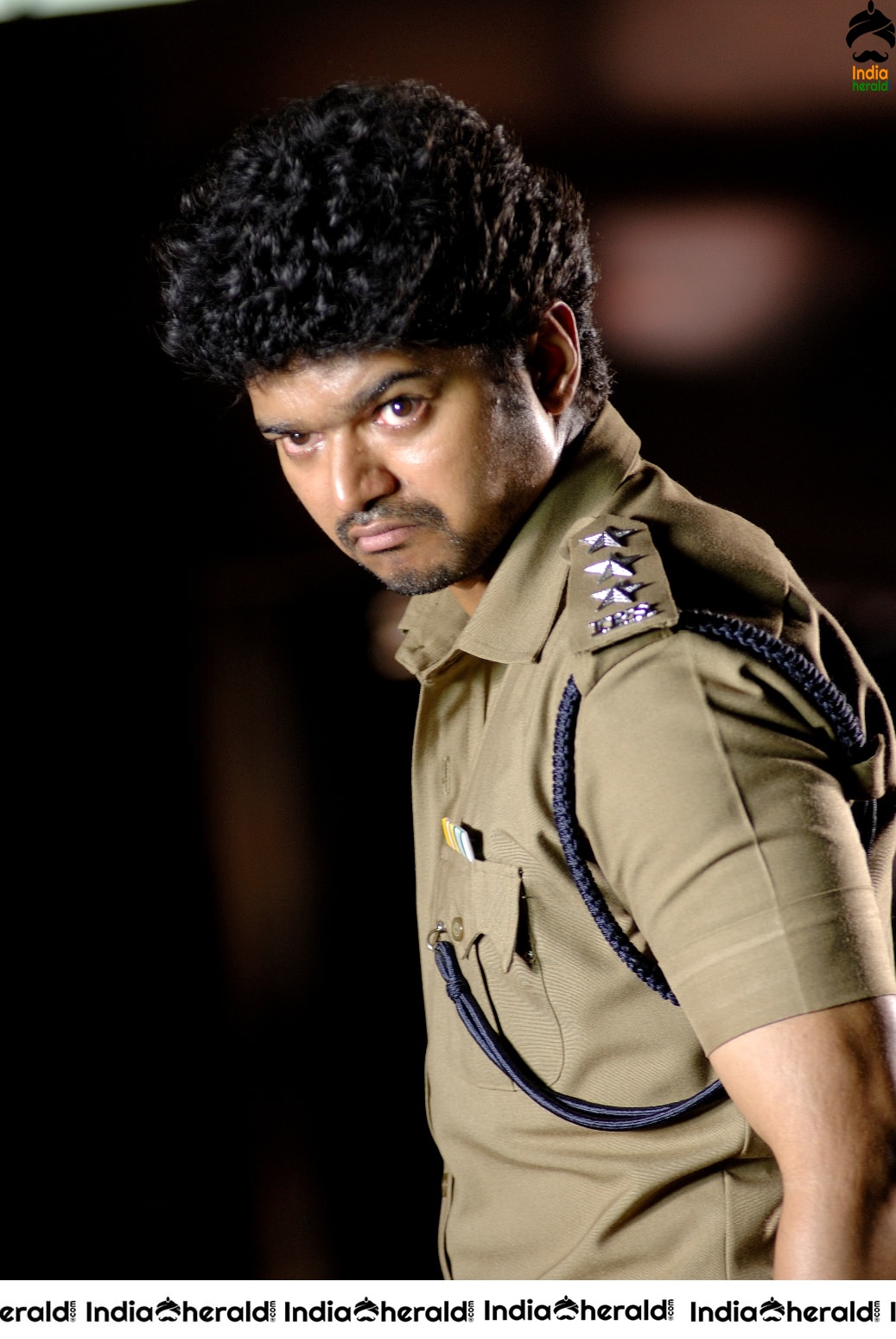 Actor Vijay Rare Photos with Asin while shooting and also O