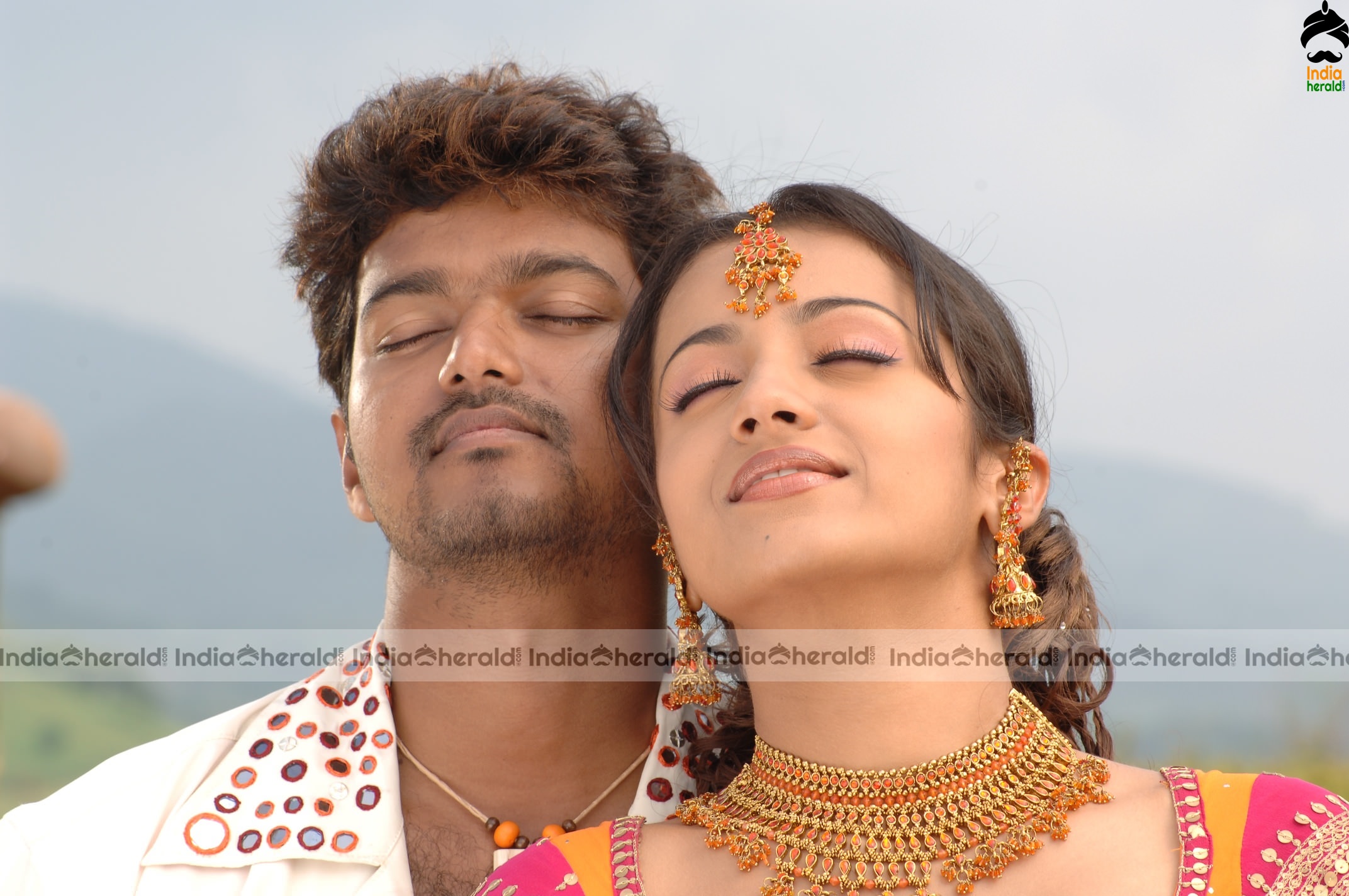 Actor Vijay Rare Photos with Hot Trisha from 2006 movie Aat