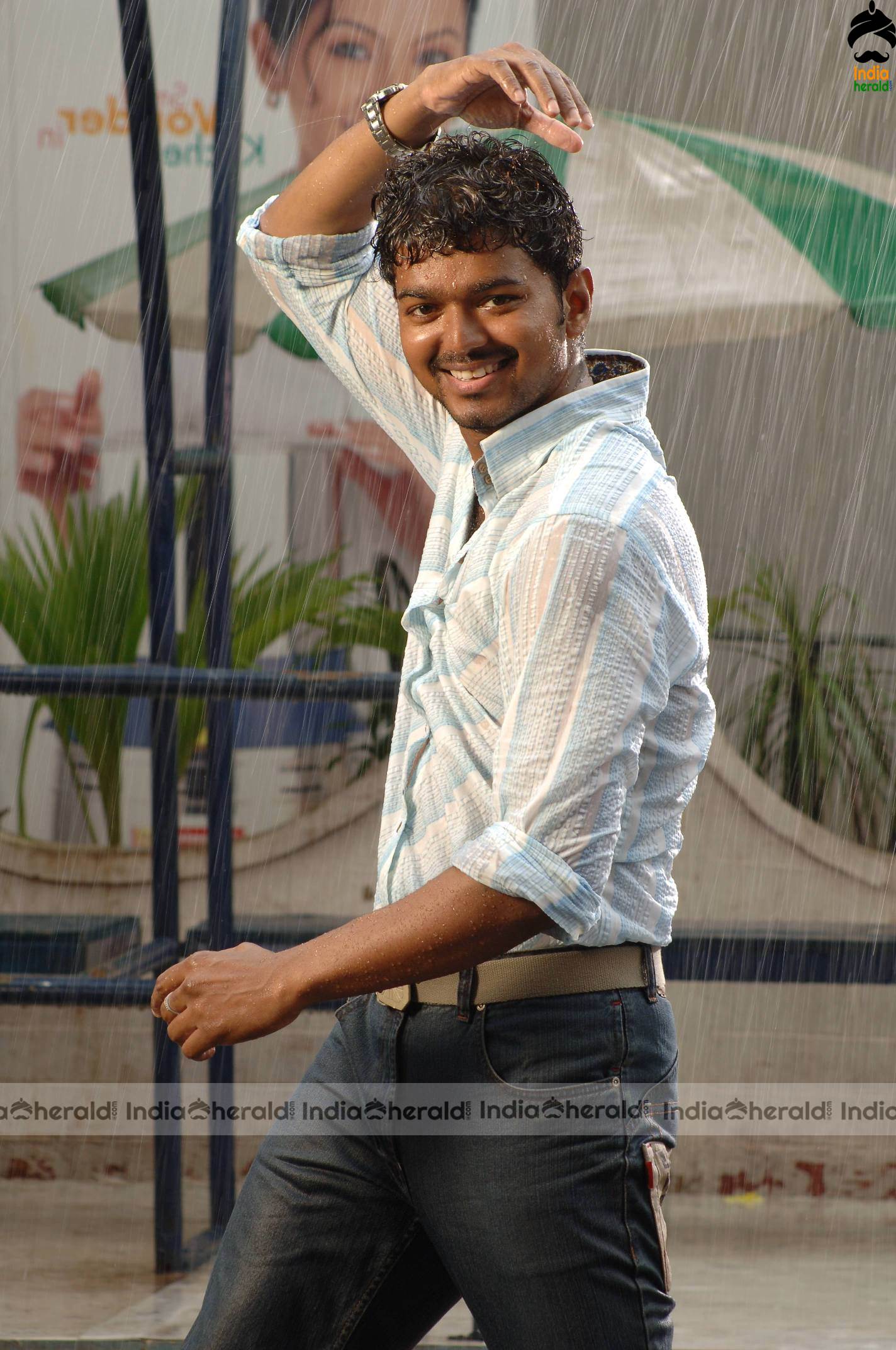 Actor Vijay Rare Photos with Hot Trisha from 2006 movie Aat