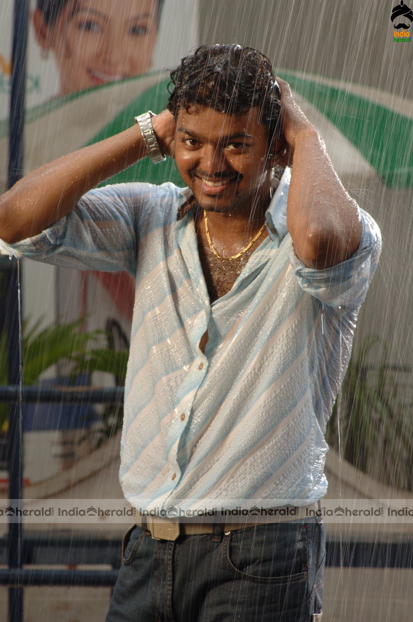 Actor Vijay Rare Photos with Hot Trisha from 2006 movie Aat