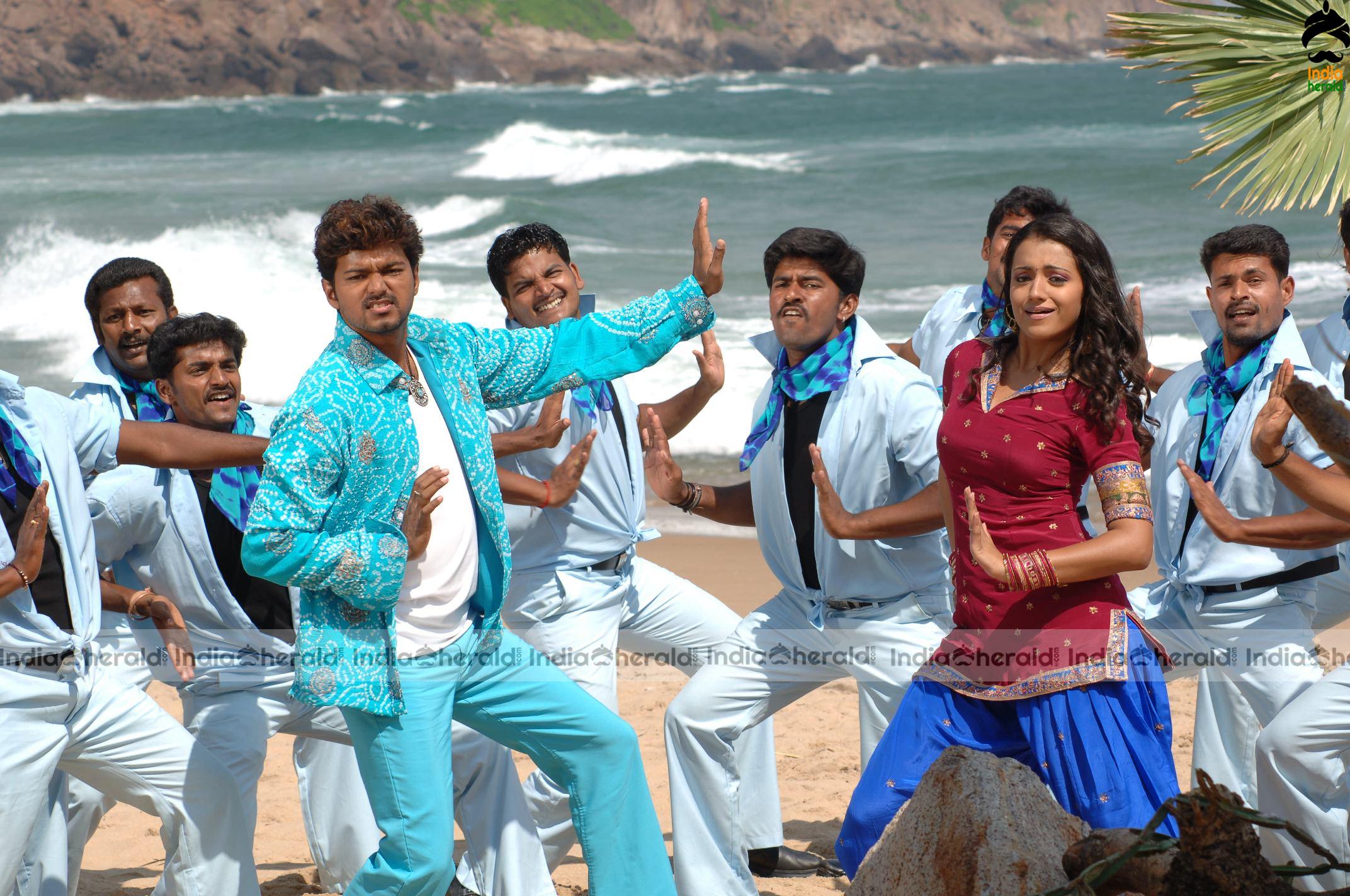 Actor Vijay Rare Photos with Hot Trisha from 2006 movie Aat