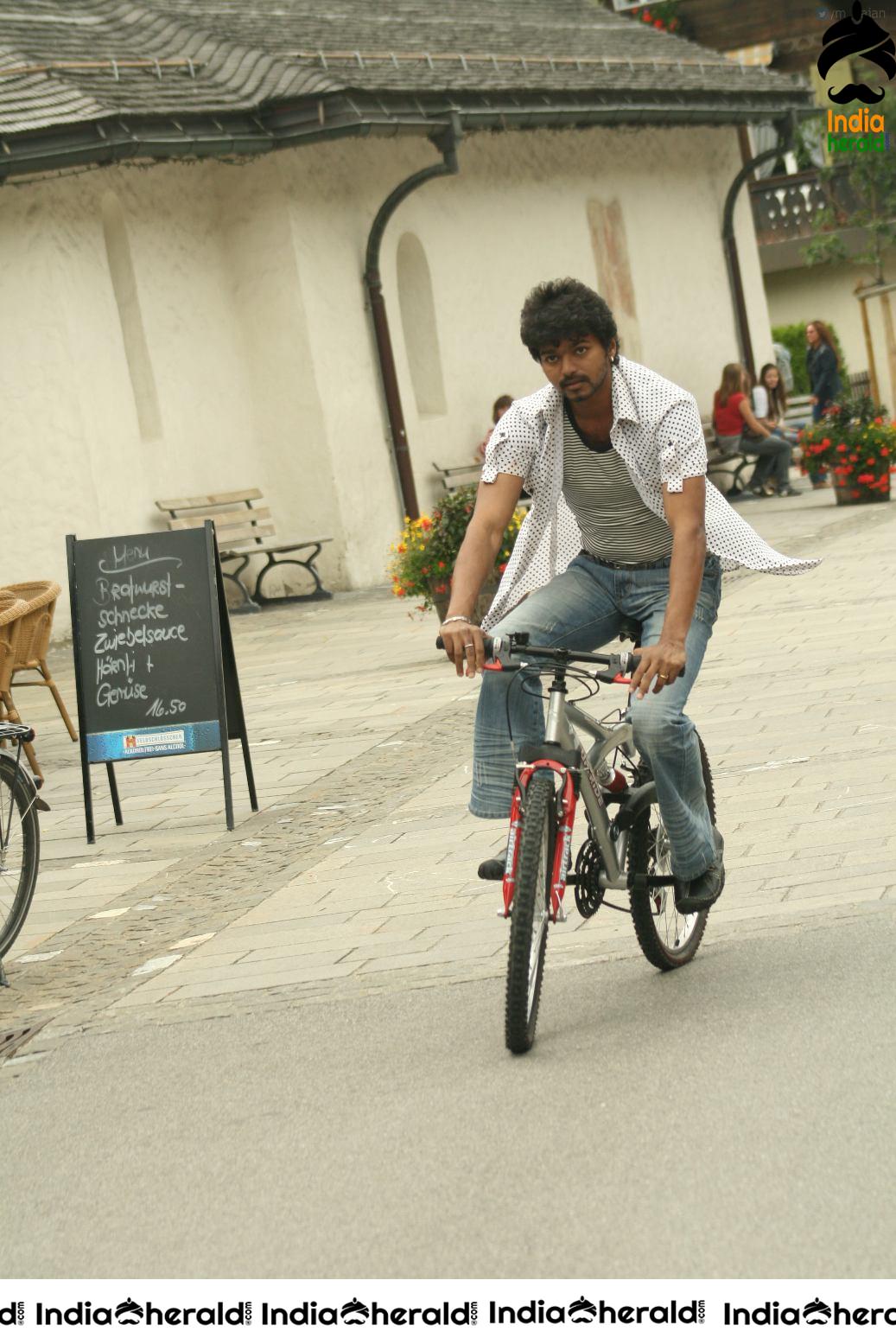 Actor Vijay Unseen Photos with Hot Nayantara from Villu mov