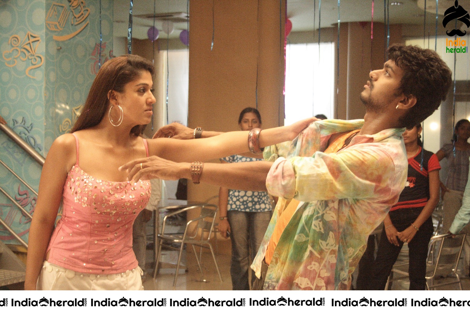 Actor Vijay Unseen Photos with Hot Nayantara from Villu mov