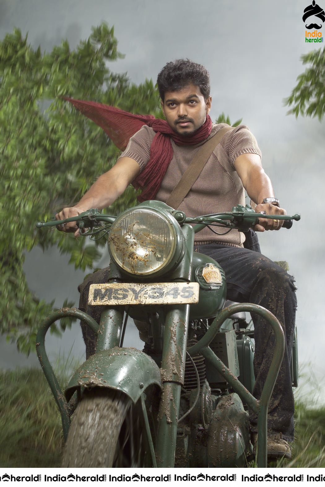 Actor Vijay Unseen Photoshoot Stills from Sachein Movie Set