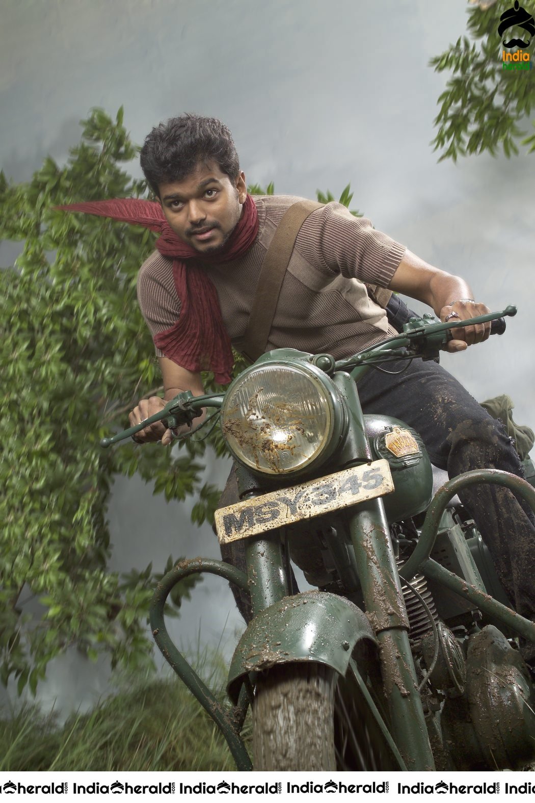Actor Vijay Unseen Photoshoot Stills from Sachein Movie Set