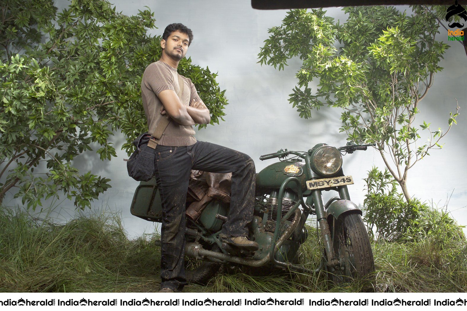 Actor Vijay Unseen Photoshoot Stills from Sachein Movie Set