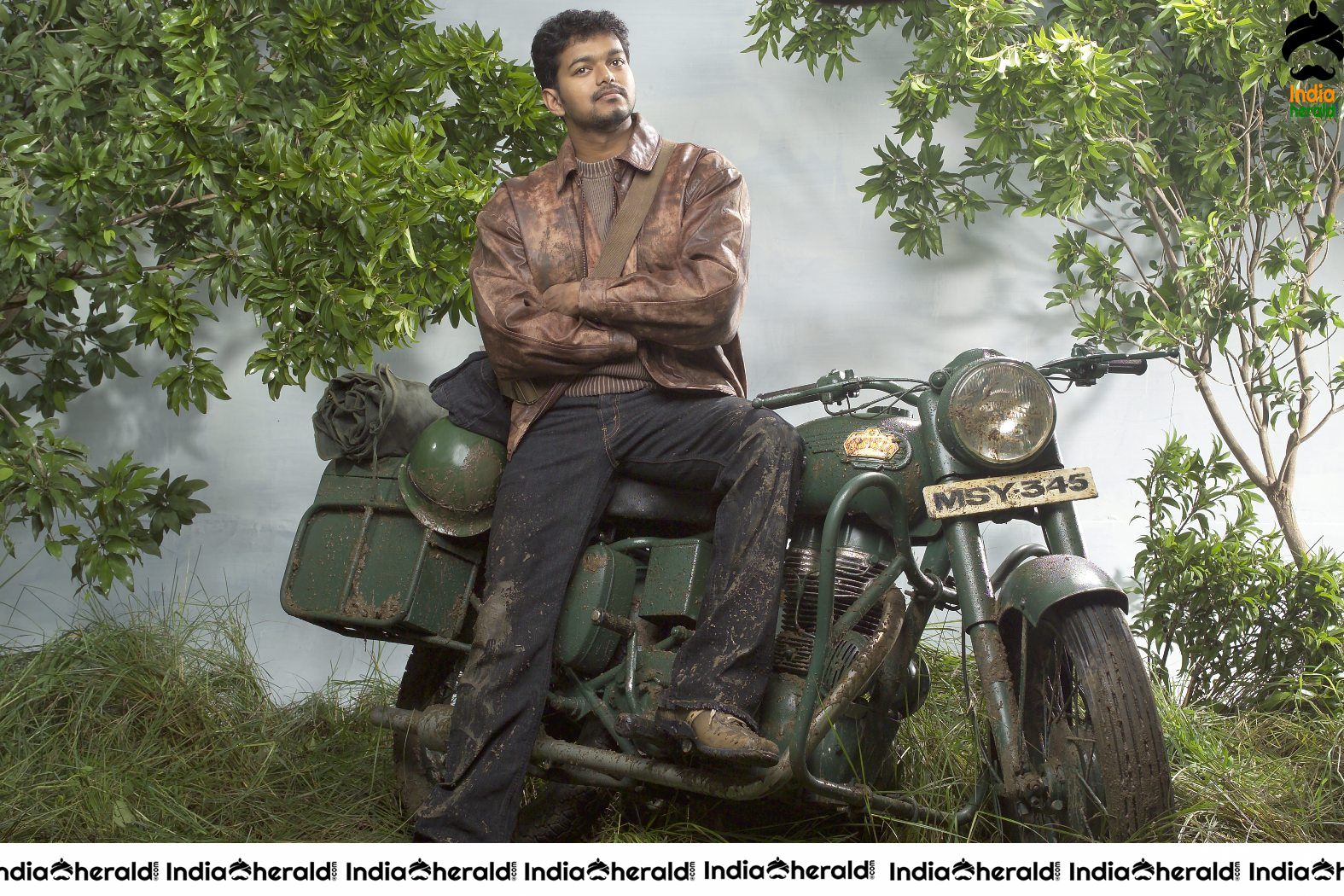 Actor Vijay Unseen Photoshoot Stills from Sachein Movie Set