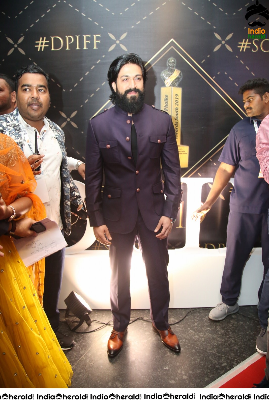 Actors at Dada Saheb Phalke Award 2019 photos Set 5