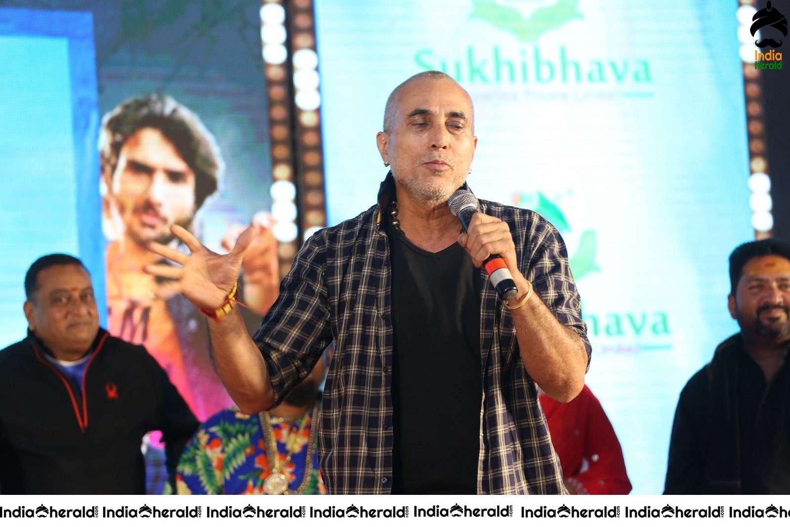 Actors Speak about their Experiences working at Ullala Ulla