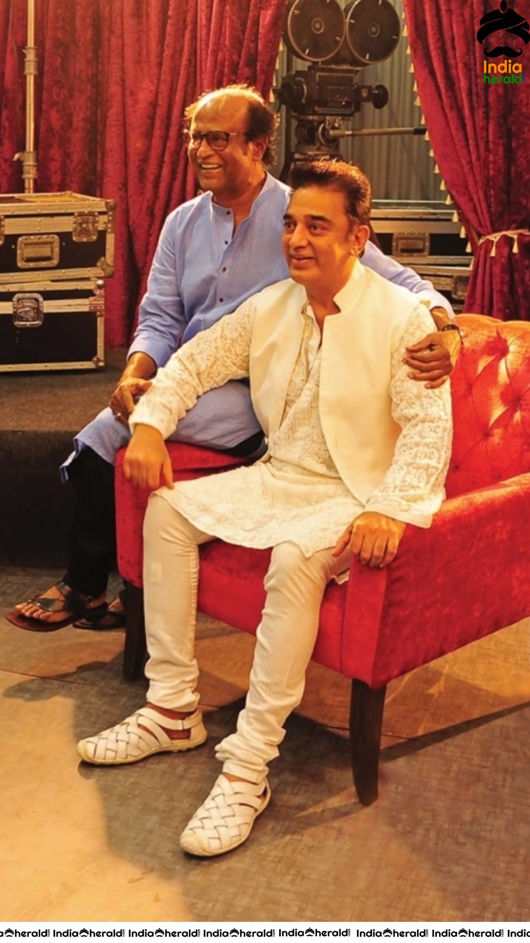 Legendary Actors Kamal Haasan and Rajini Takes a Photo Toge