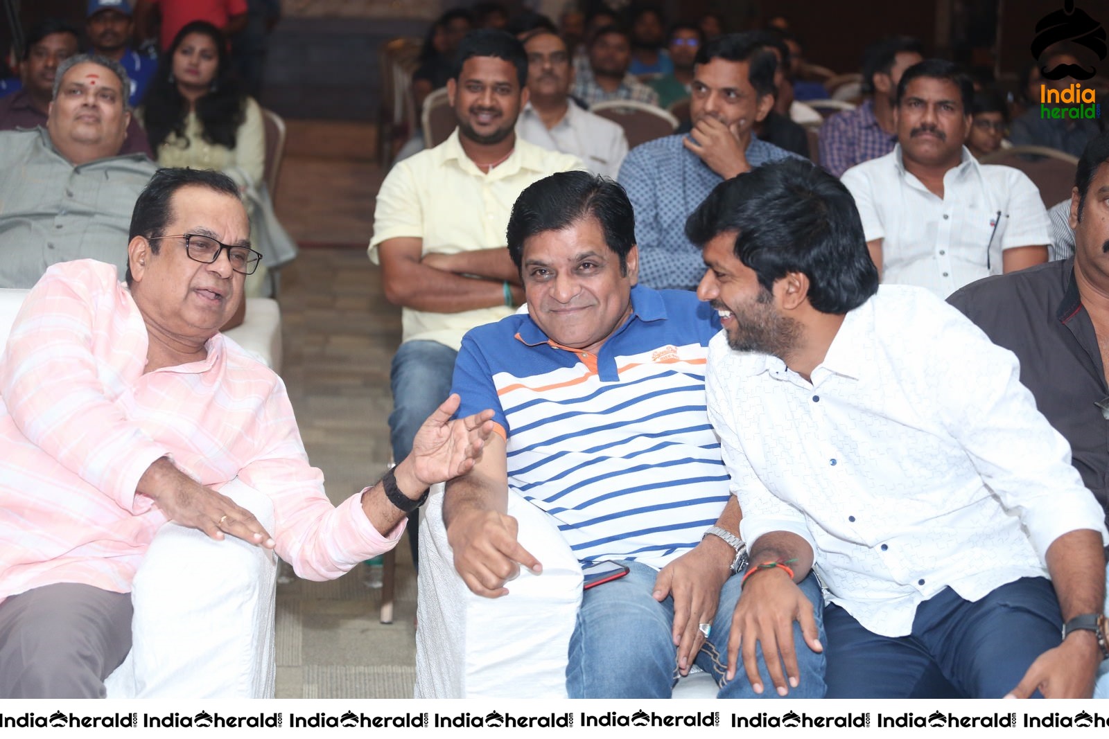 Legendary Comedy Actors Brahmanandam and Ali share a light
