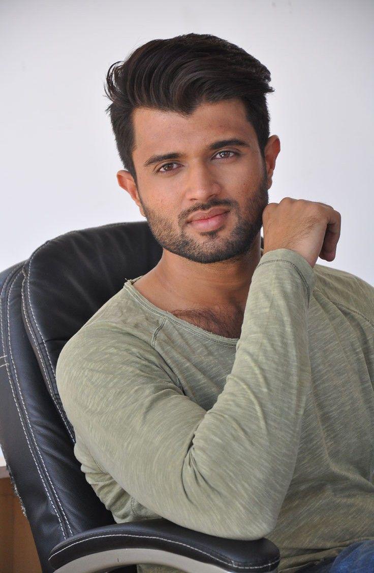 Vijay Devarakonda Stills At Dwaraka Interview