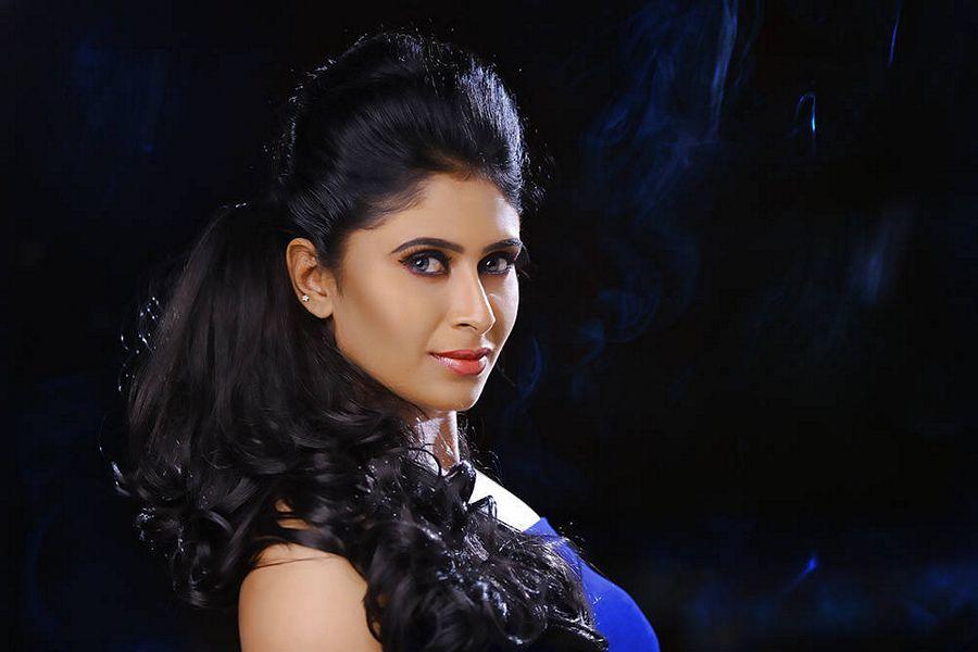 Actress Aisha Latest HD PhotoShoot Stills
