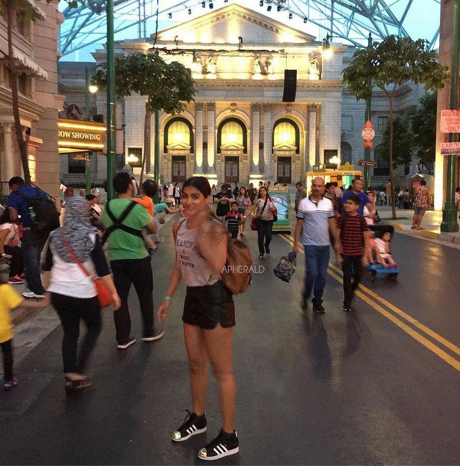 Actress Pooja Hegde Latest Photos Simply Aaawww