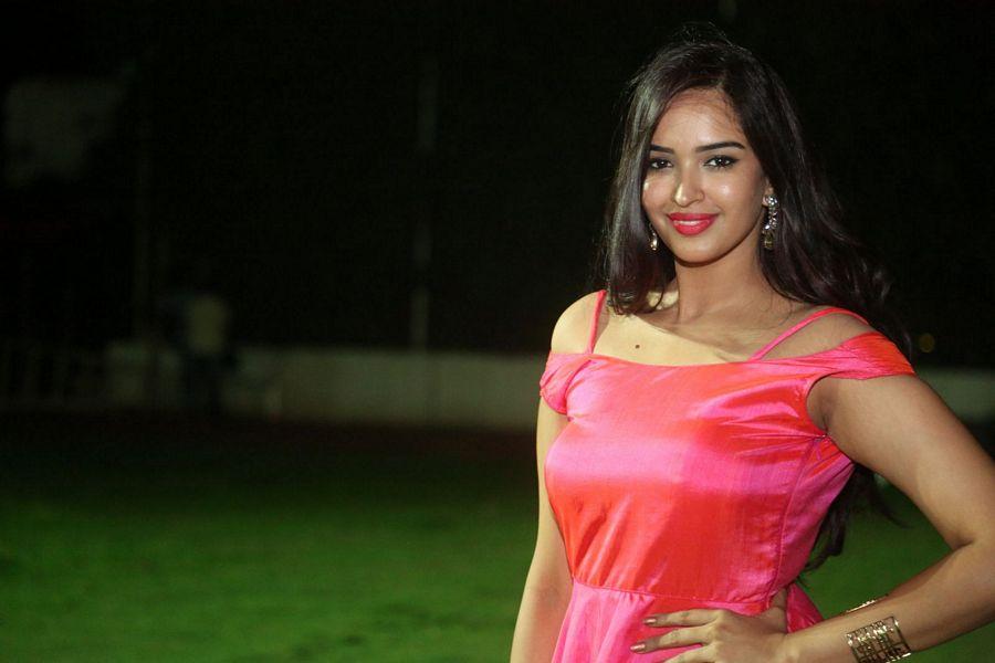 Actress Pooja Latest Photo Stills