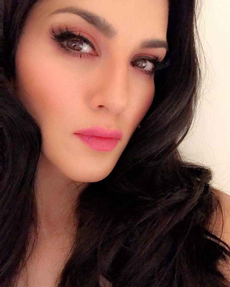Actress Sunny Leone Latest Hot Photoshoot Stills 2018