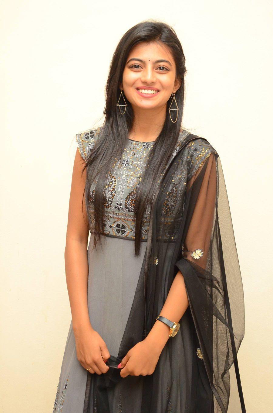 Actresss Rakshitha Latest Stills