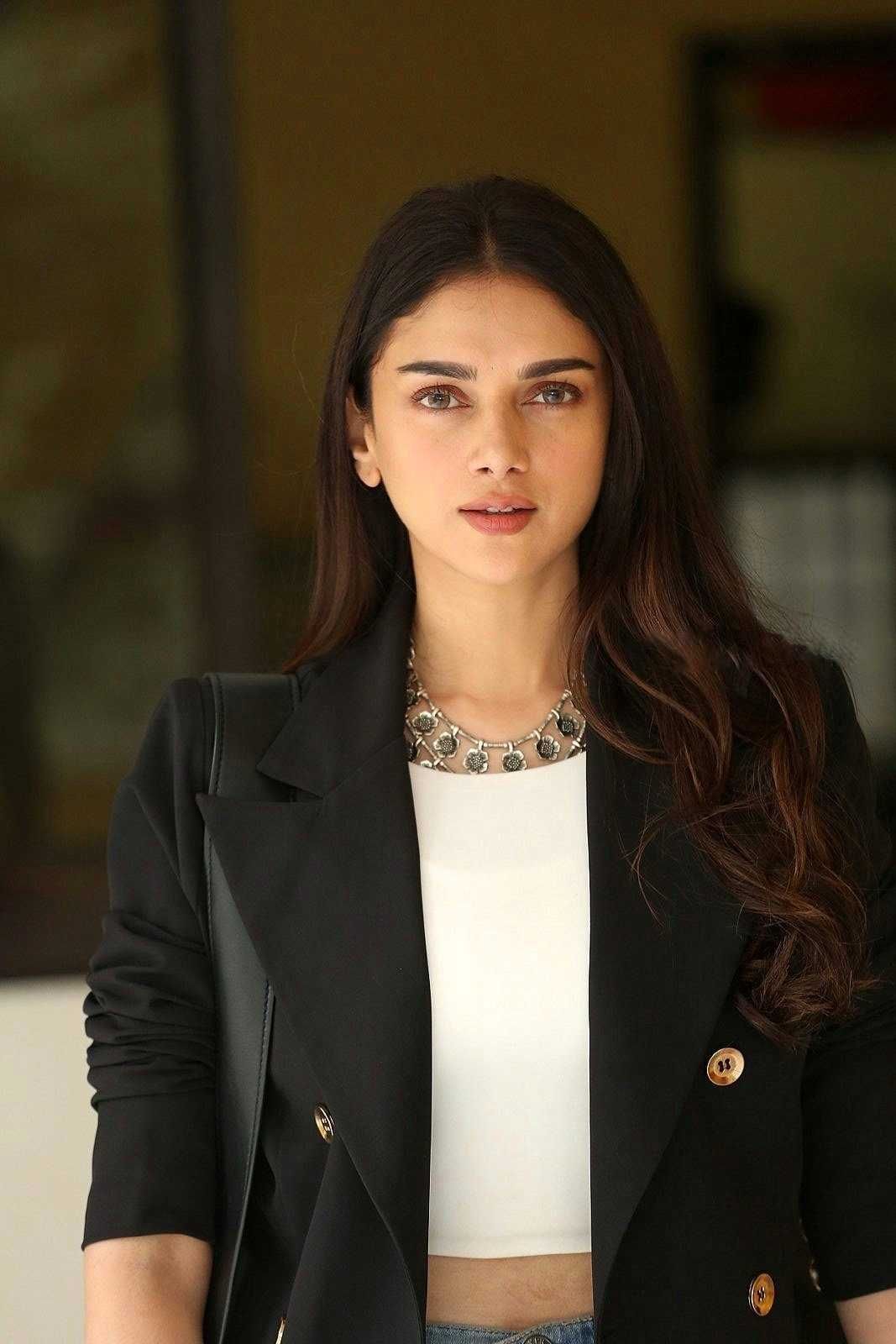 Aditi Rao Hydari New Photoshoot