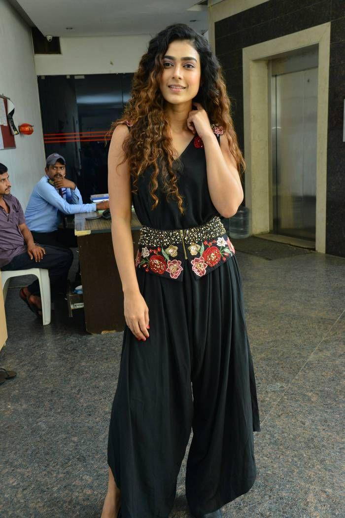 Akanksha Singh Stills at DevaDas Movie Press Meet