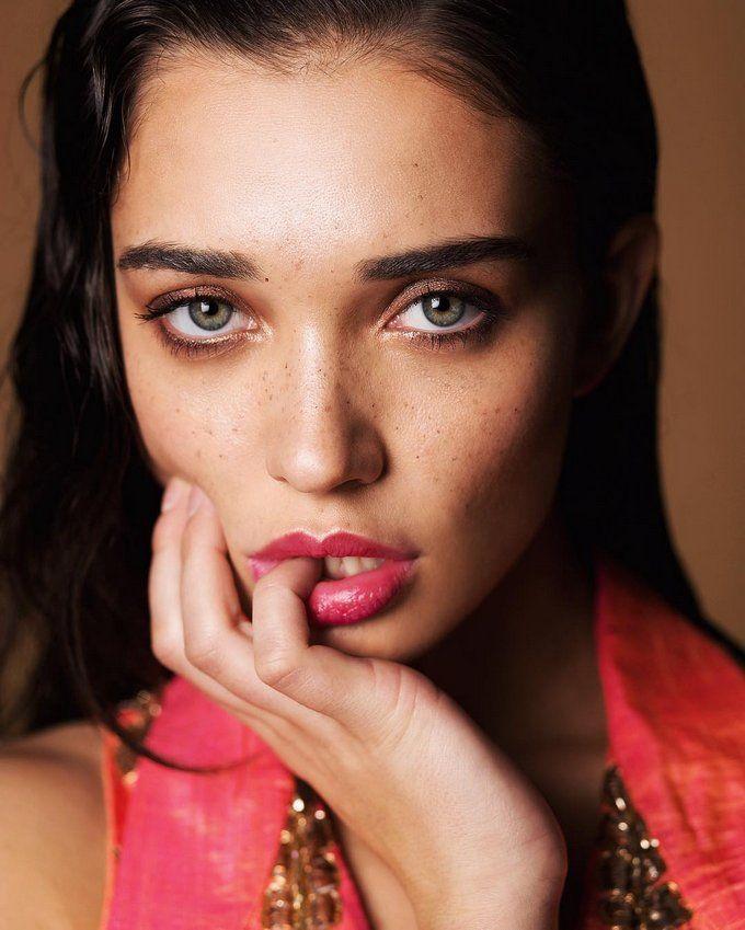 Amy Jackson Latest Stunning Photoshoot Stills