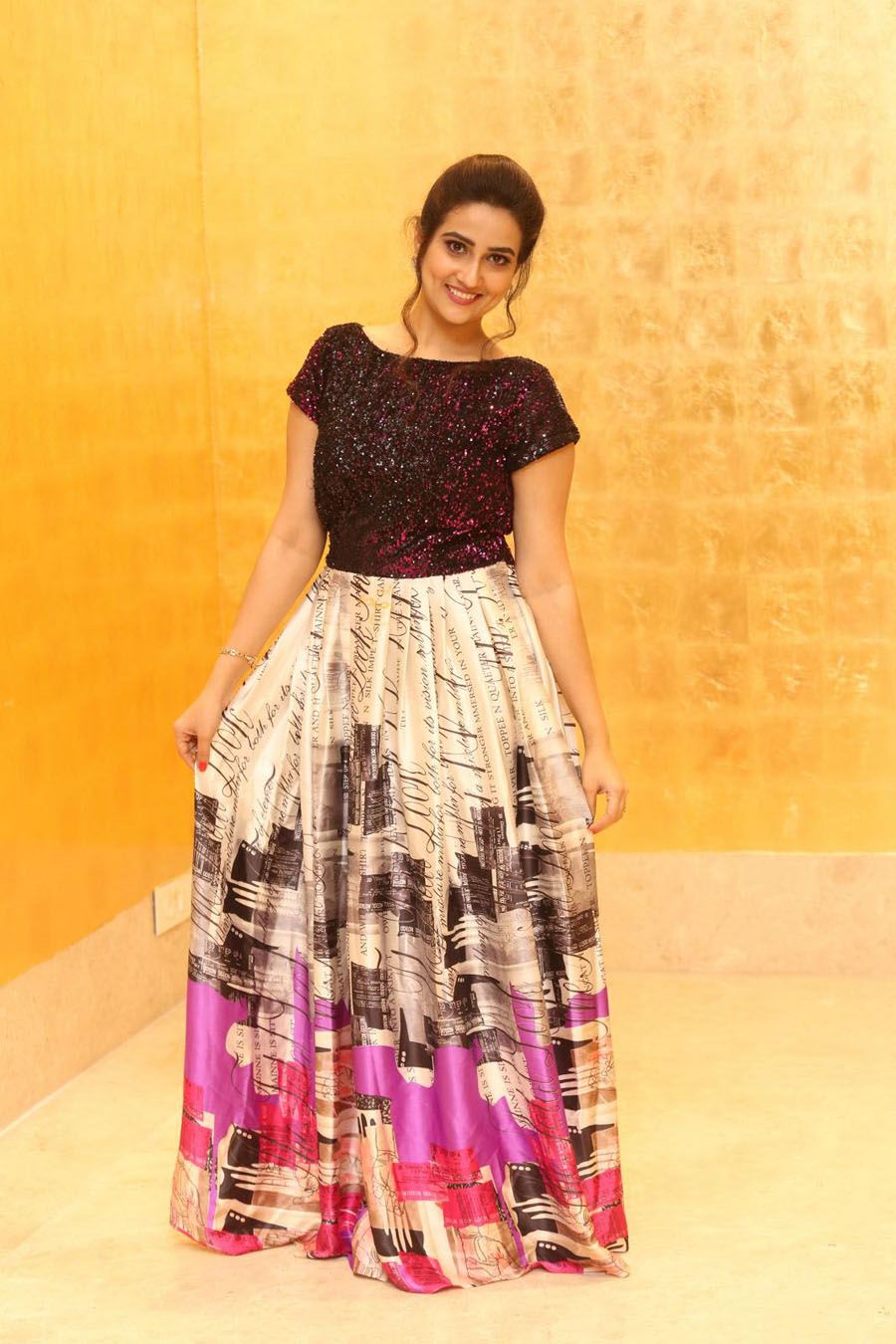 Anchor Manjusha Cute Photos