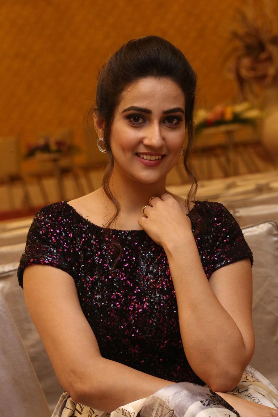 Anchor Manjusha Cute Photos