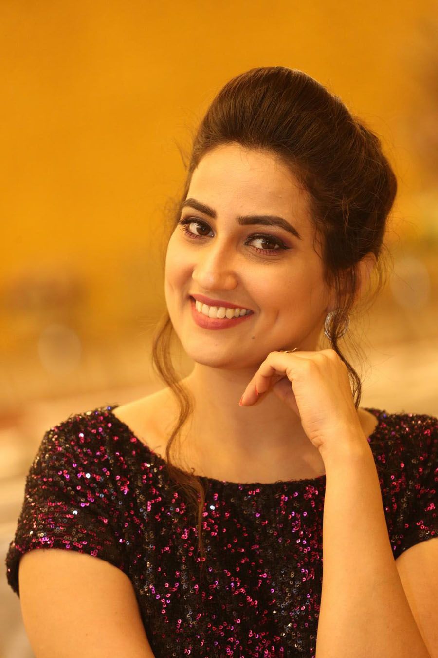 Anchor Manjusha Cute Photos